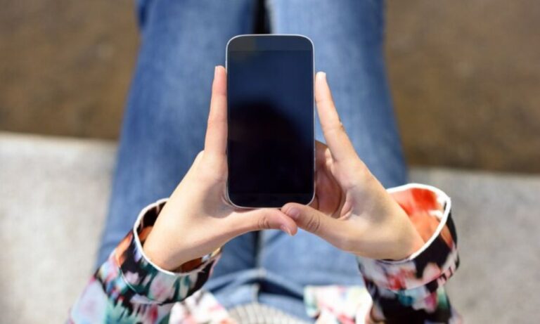 Why Your Phone Only Works on WiFi and How to Fix It [Solved]